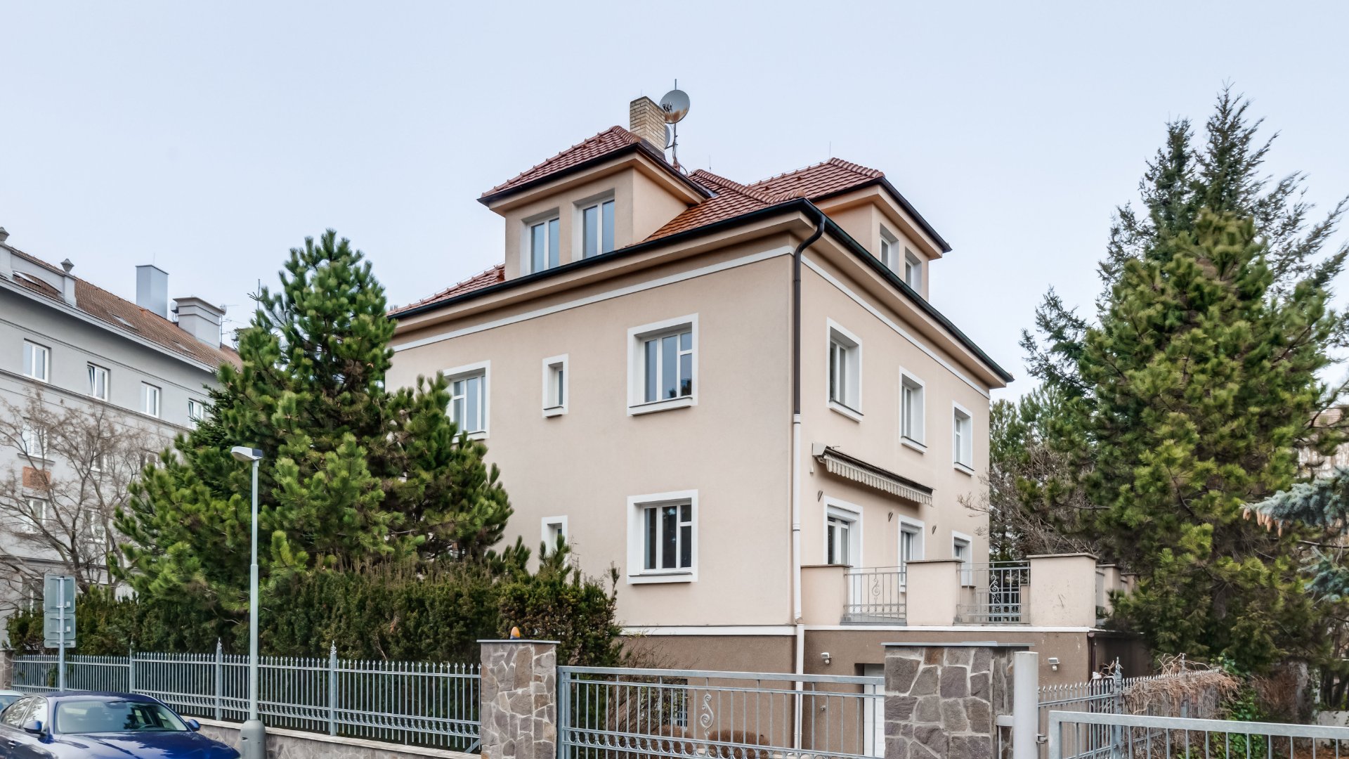 Representative villa with garden, Prague 5 - Bertramka - Sotheby’s Int ...