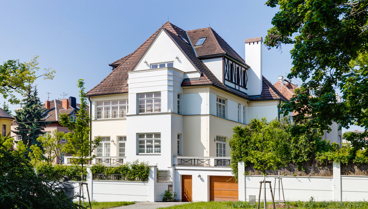 Historical villa with garden and swimming pool, Brno - Černá pole ...